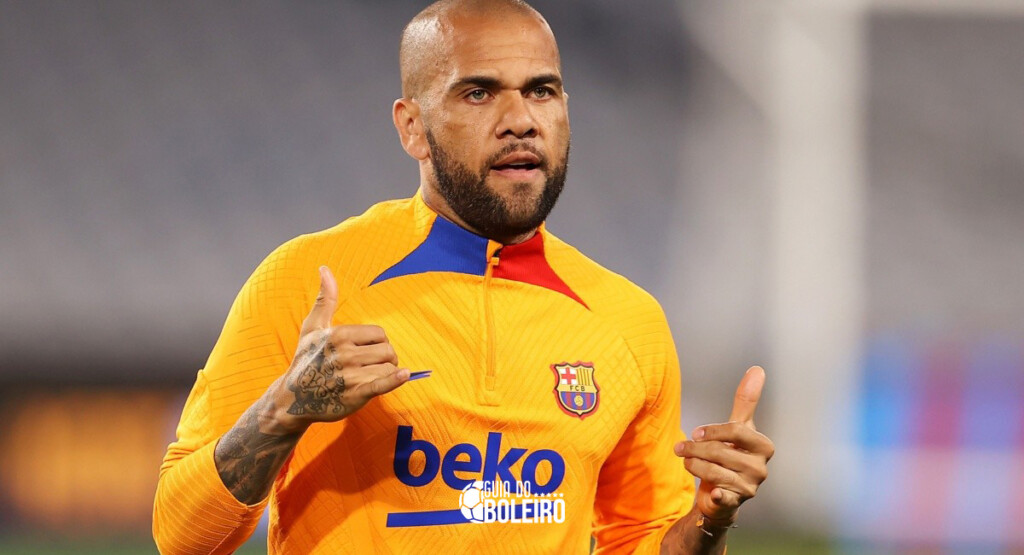 Daniel Alves no Barcelona? Entenda atitude do lateral para manter forma ...
